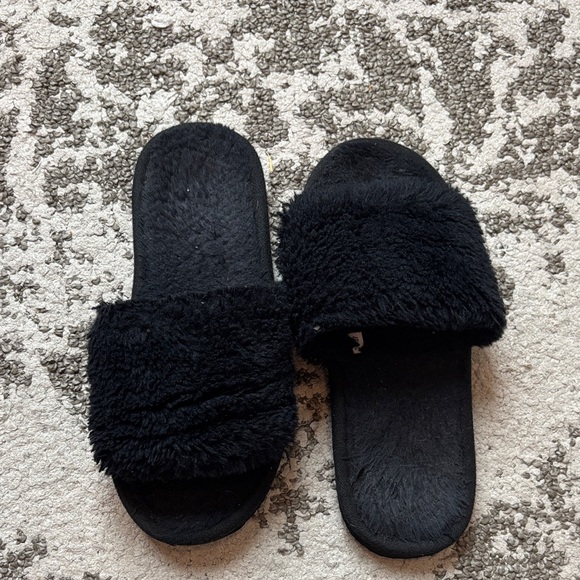 Shoes | Cozy Black Fuzzy Slides | Poshmark